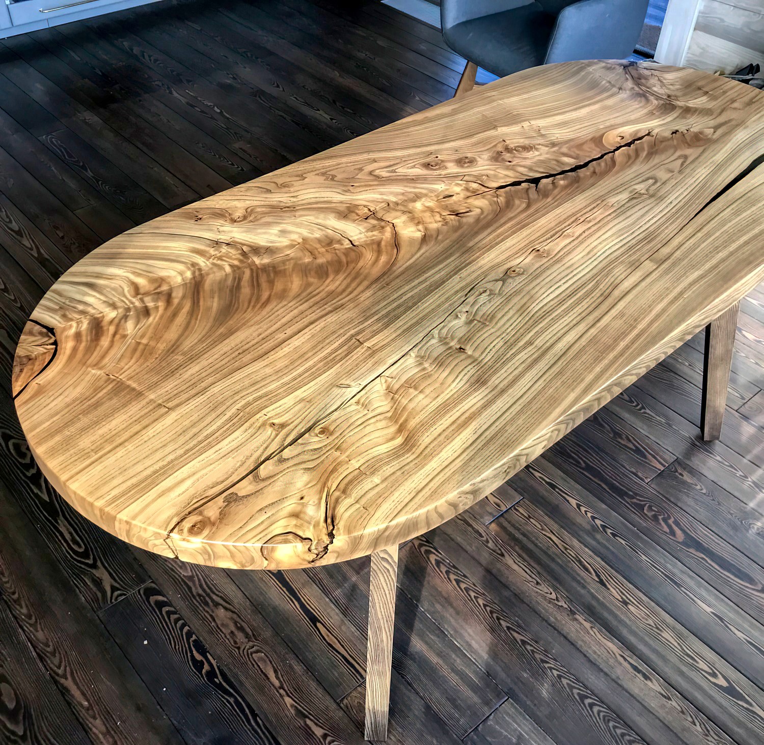 Curved Edges Conference Table - Epoxy Resin & Teak Wood - Vilasaa