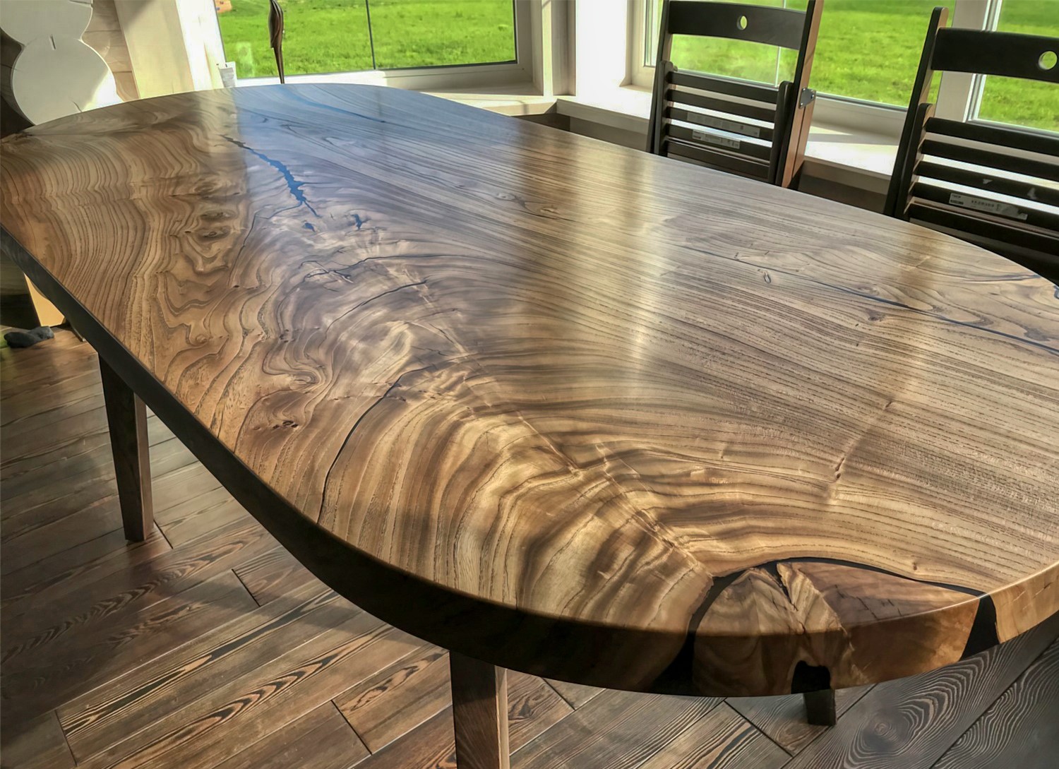 Curved Edges Conference Table - Epoxy Resin & Teak Wood - Vilasaa