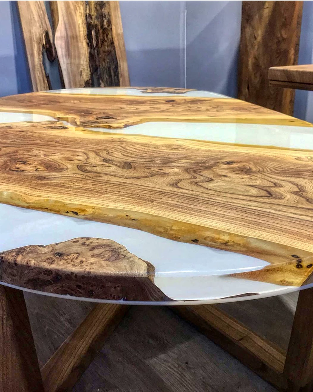 Oval Shaped Dining Table - Epoxy Resin - Vilasaa